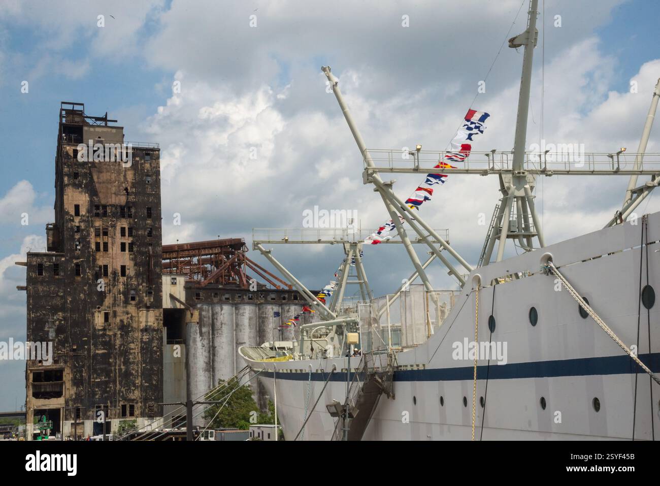 USNS Savannah was the first nuclear naval merchant and passenger ship ...