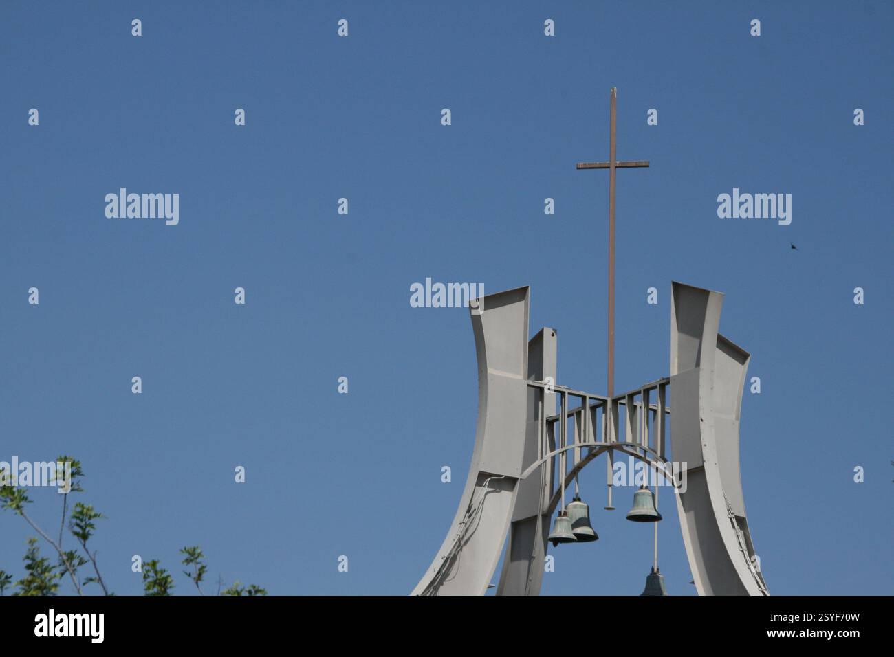 Modern worship architecture hi-res stock photography and images - Alamy