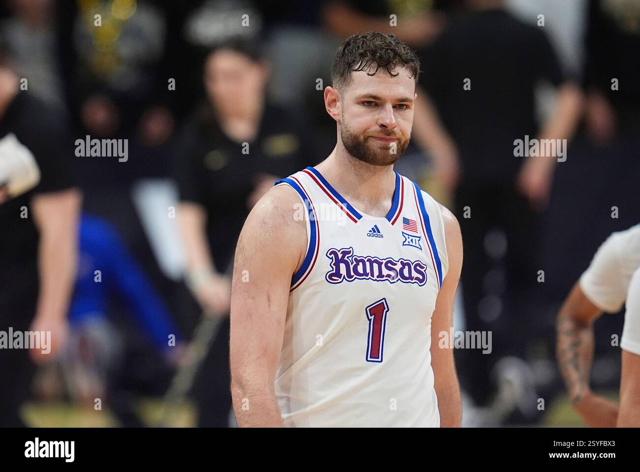 Kansas center Hunter Dickinson (1) in the second half of an NCAA ...