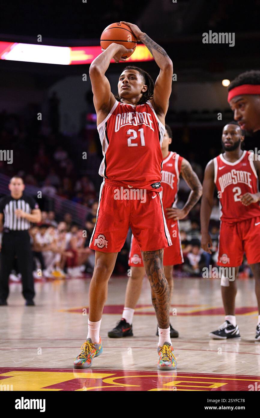 LOS ANGELES, CA - FEBRUARY 26: Ohio State Buckeyes forward Devin Royal ...
