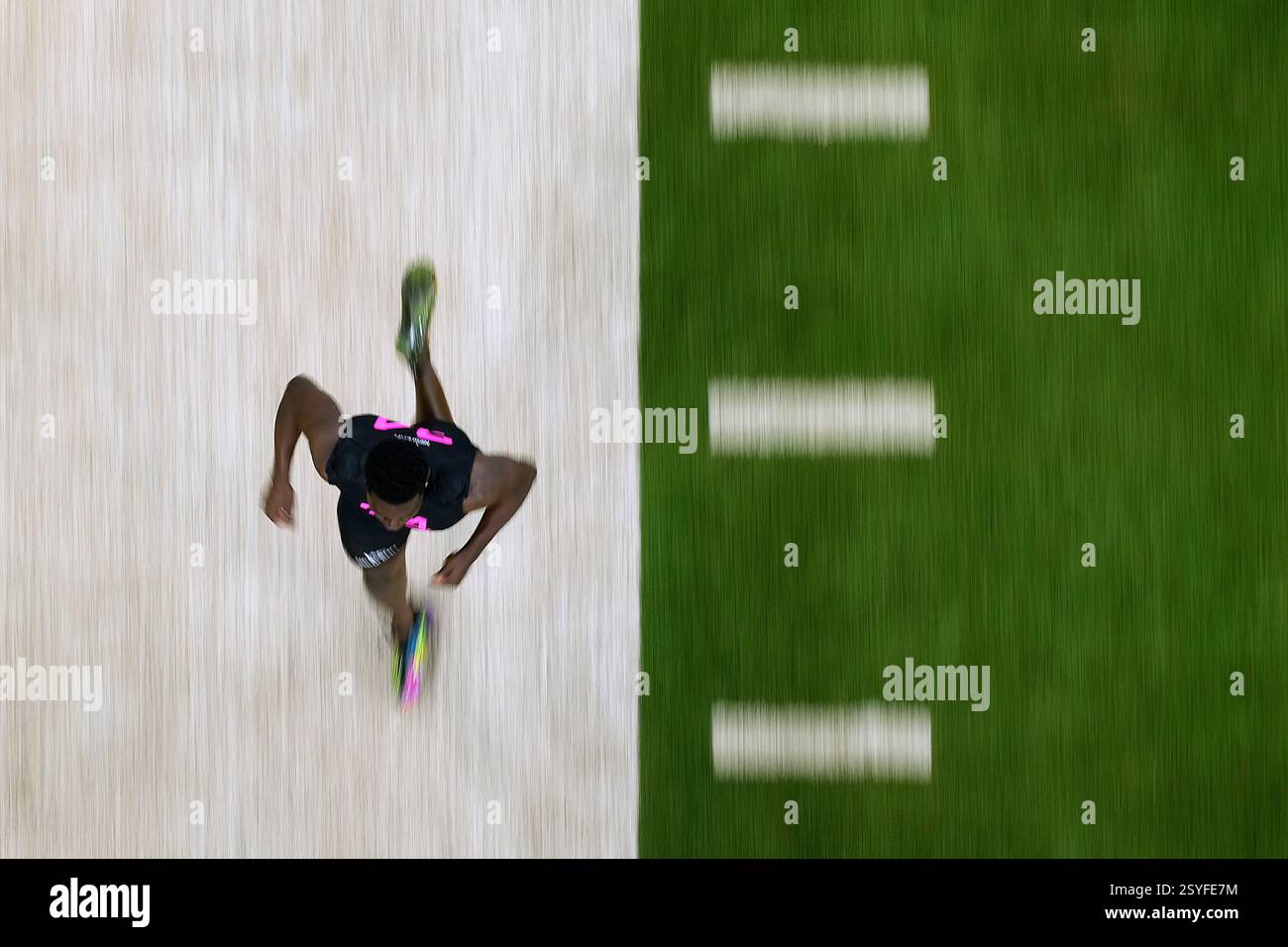 Villanova defensive back Isas Waxter runs in the 40-yard dash at the ...