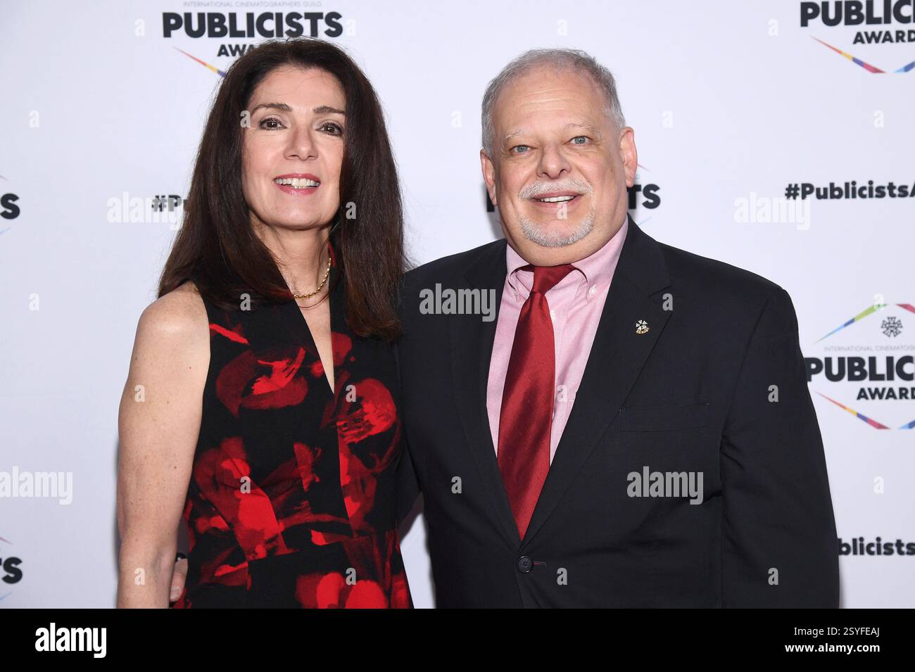 Los Angeles, USA. 28th Feb, 2025. (L-R) Kathy Caruso and Photographer ...