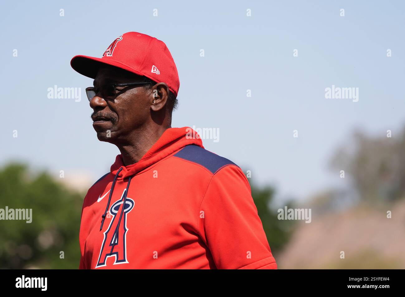 Los Angeles Angels manager Ron Washington walks to the dugout prior to ...