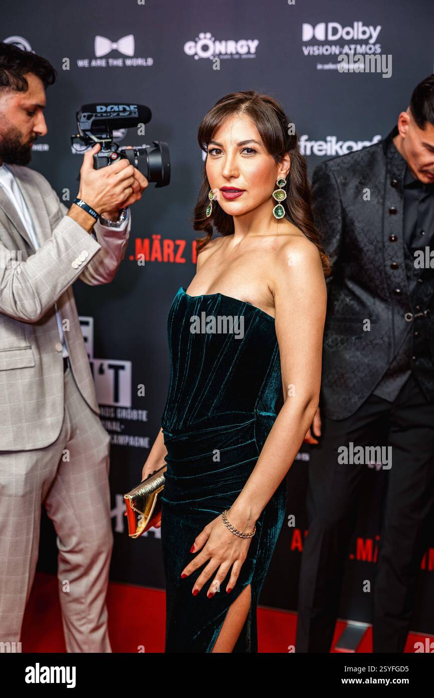 Didem Ercin bei der Kino-Premiere HAPS - CRIME DOESN T PAY in Berlin ...