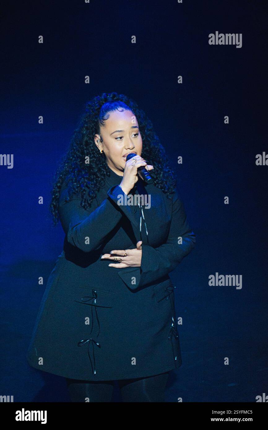 Cambridge based band Clean Bandit give an electric performance for ...