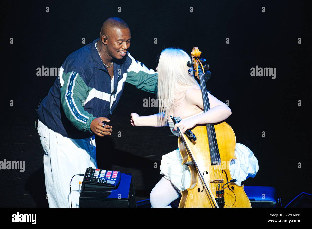 Dj ellie prohan hi-res stock photography and images - Alamy