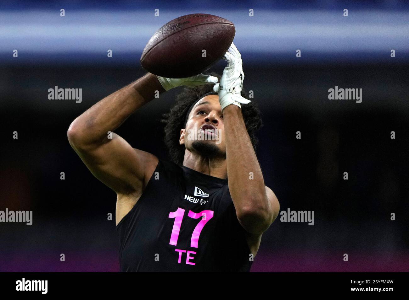 North Carolina tight end Bryson Nesbit participates in a drill at the ...