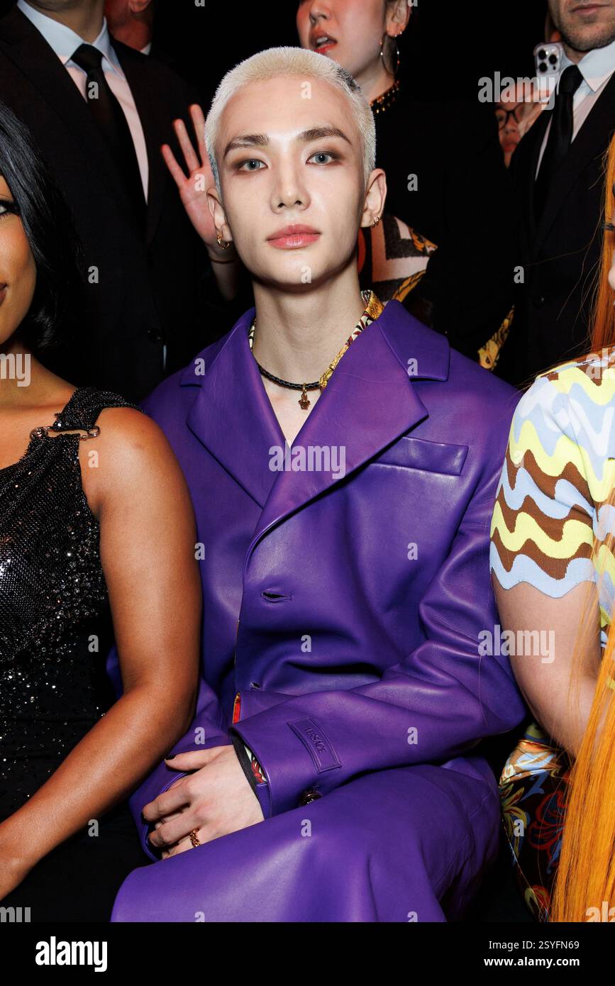 Milan, Italien. 28th Feb, 2025. Hyunjin attends VERSACE Autumn-Winter ...