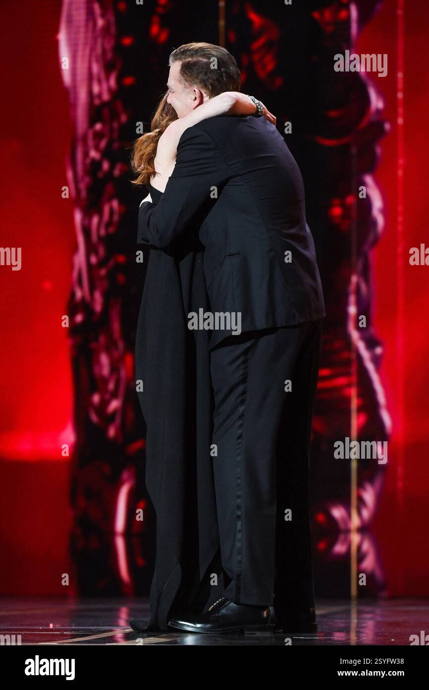 Paris, France. 25th Feb, 2025. Julia Roberts and Clive Owen on stage ...