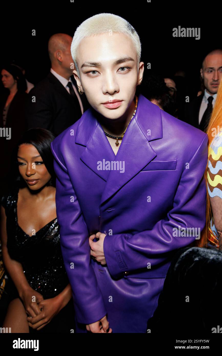 Milan, Italien. 28th Feb, 2025. Hyunjin attends VERSACE Autumn-Winter ...