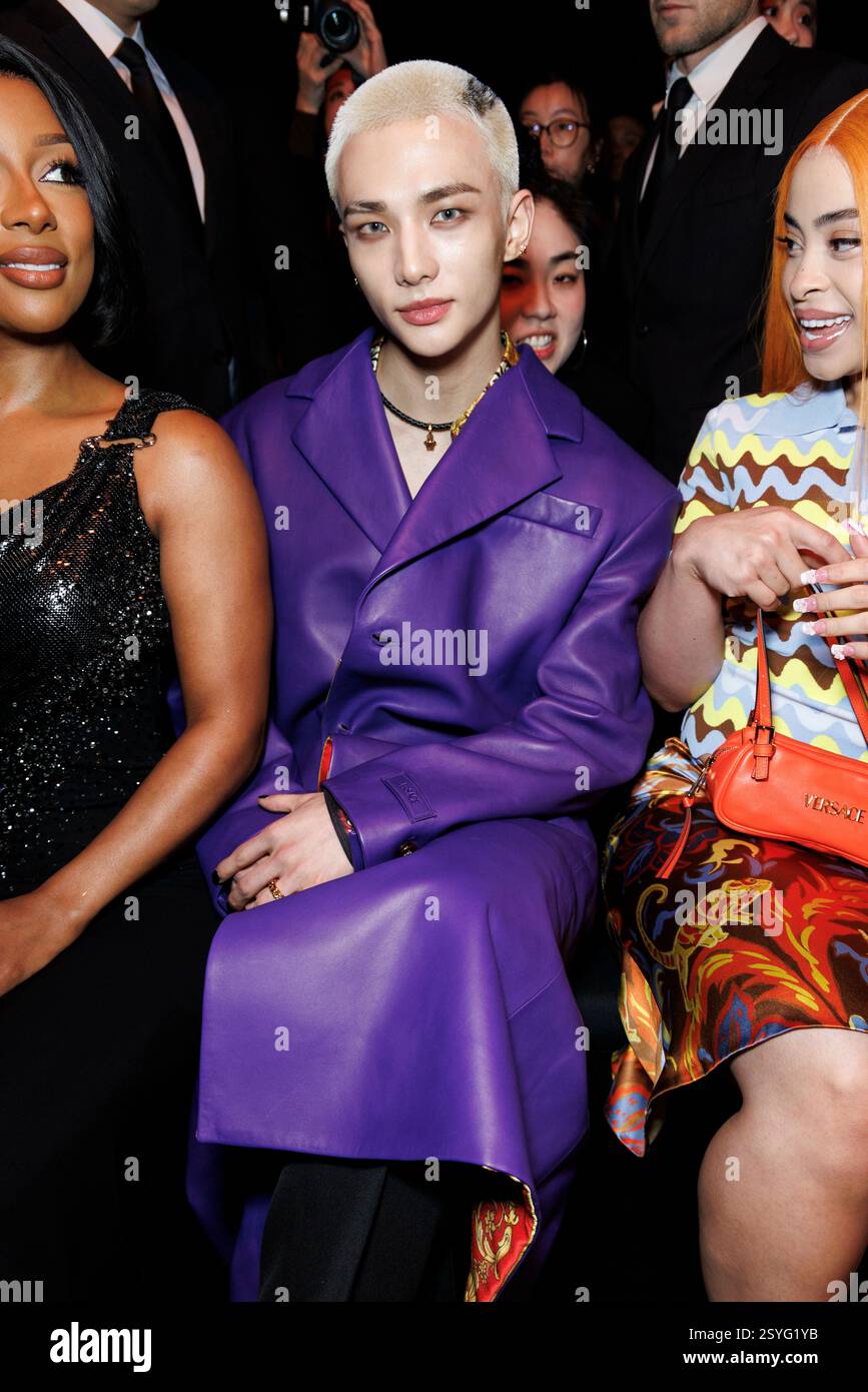 Milan, Italien. 28th Feb, 2025. Hyunjin attends VERSACE Autumn-Winter ...
