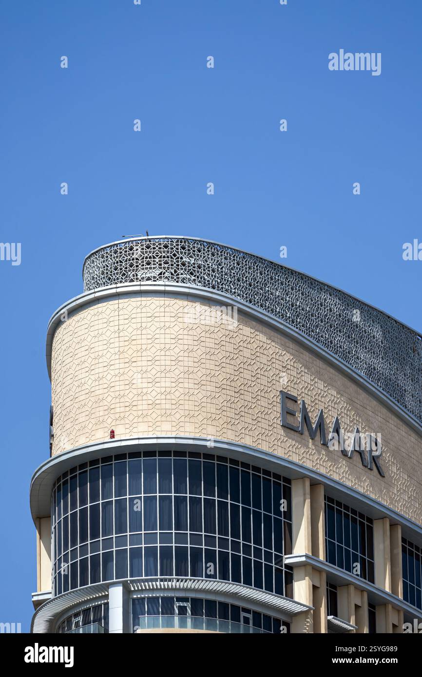 Emaar Properties logo on building. Dubai, UAE - 1 NOV 2023 Stock Photo ...