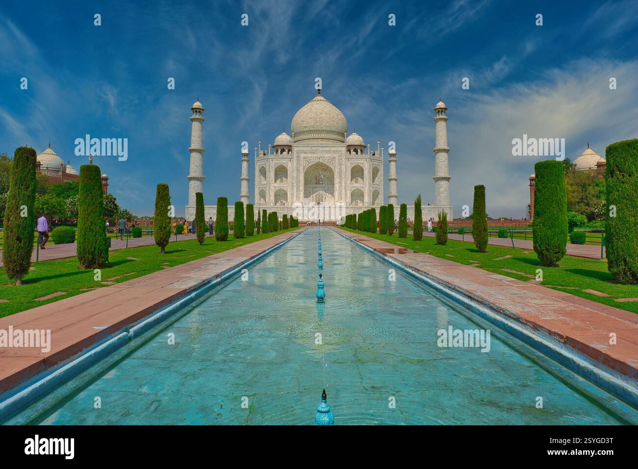 Forecourt of Taj Mahal with Chahar Bagh Garden, green carpet grass, red ...
