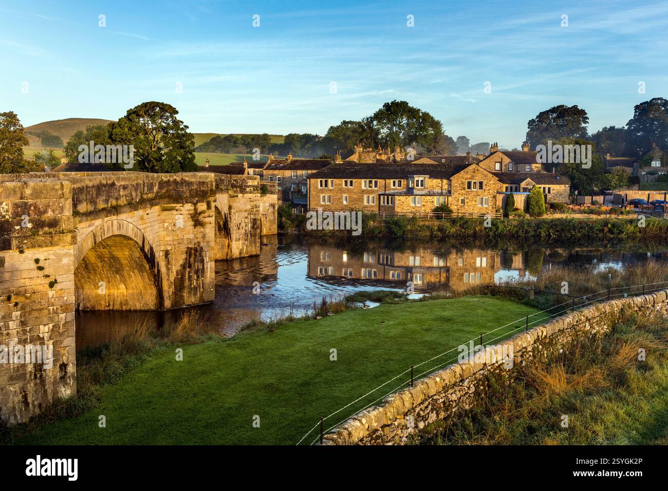 Bridge to burnsall hi-res stock photography and images - Alamy