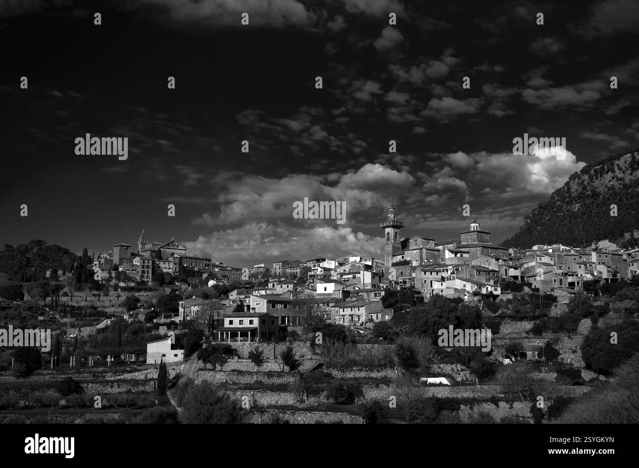 Région de la serra de tramuntana Black and White Stock Photos & Images ...