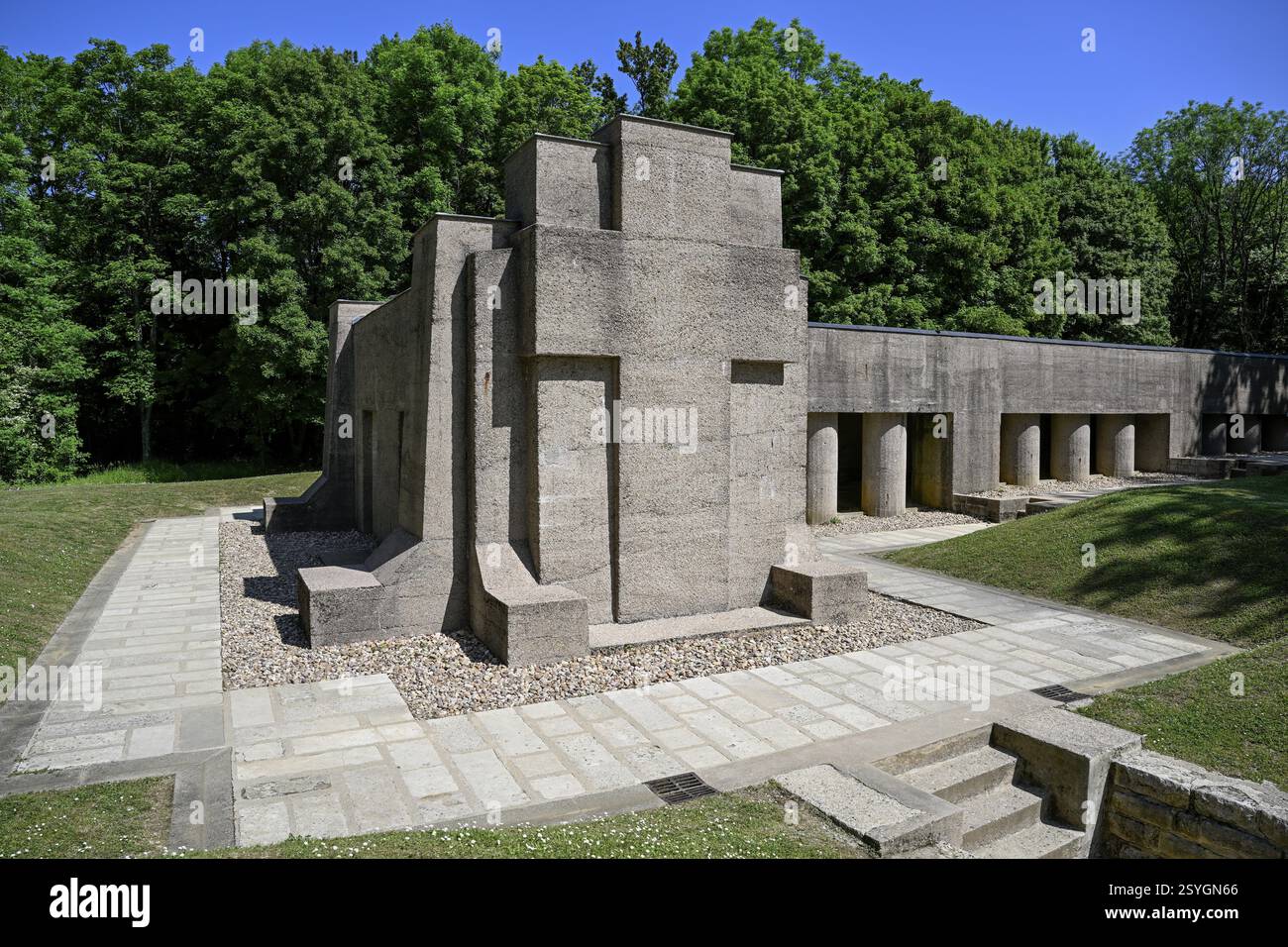 Tranchee des Baionnettes memorial to the fallen in the First World War ...
