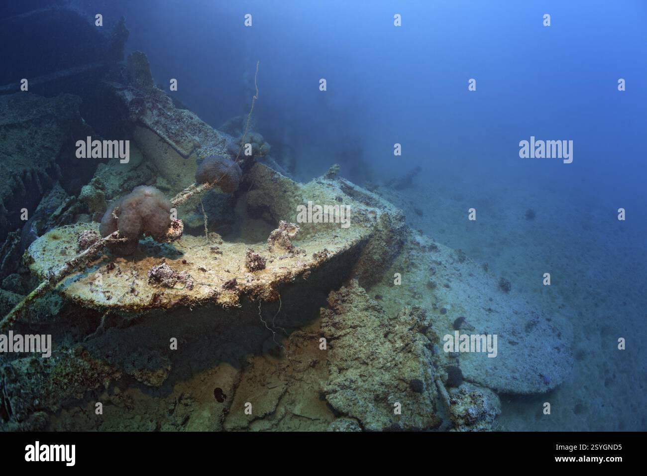 Replacement propeller, propeller, ship's propeller, on the seabed ...