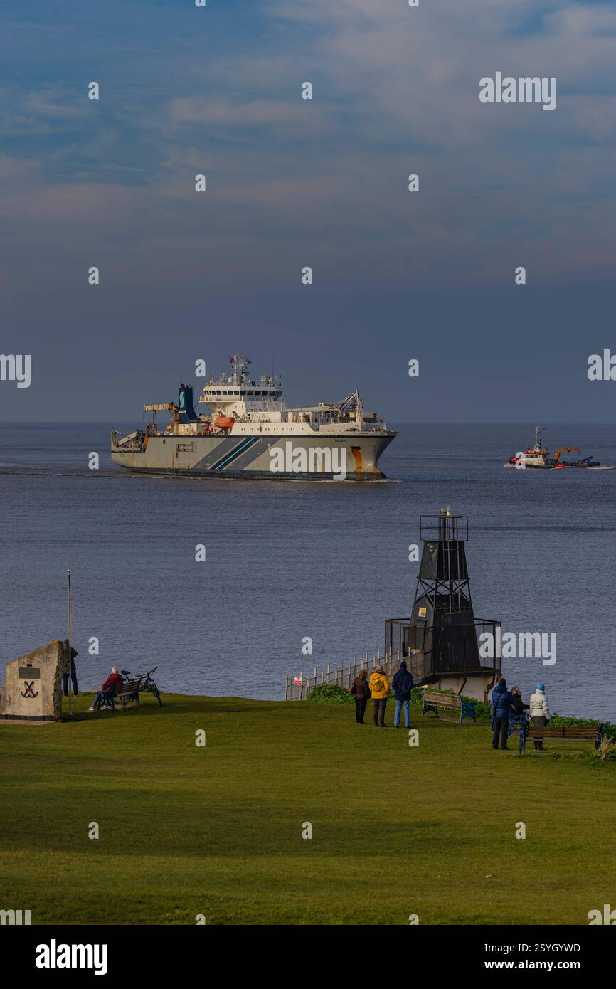 Cable layer Decisive heading for Avonmouth docks Stock Photo - Alamy