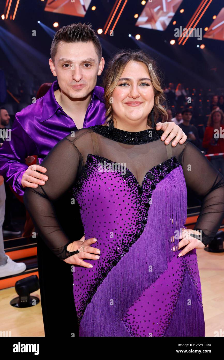 Influencerin Sandra Safiulov SelfieSandra und Profitänzer Zsolt Sandor ...