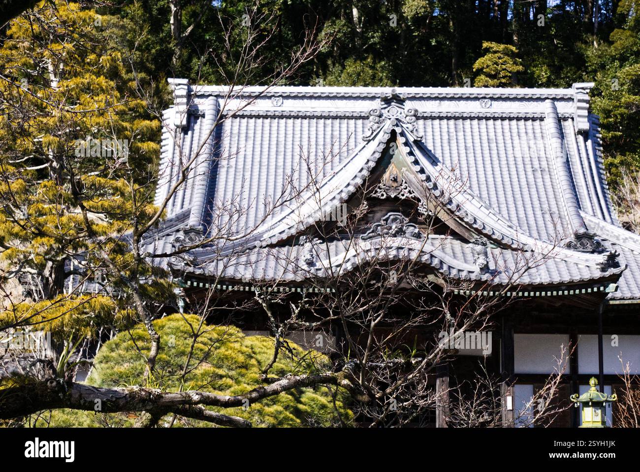 Main Building of Shuzenji temple Stock Photo - Alamy