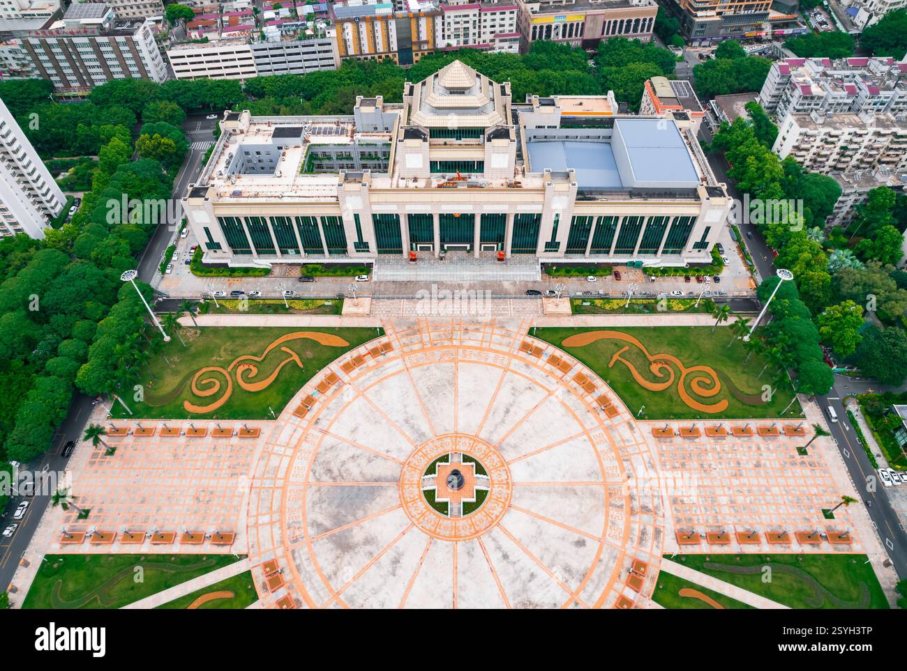Guangxi Science and Technology Museum and the Urban Environment of ...