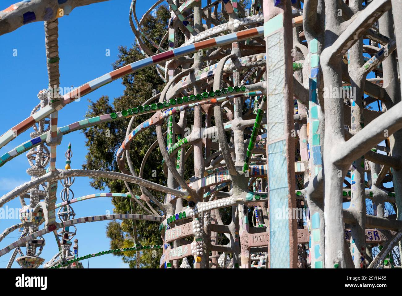 Watts towers nuestro pueblo hi-res stock photography and images - Alamy