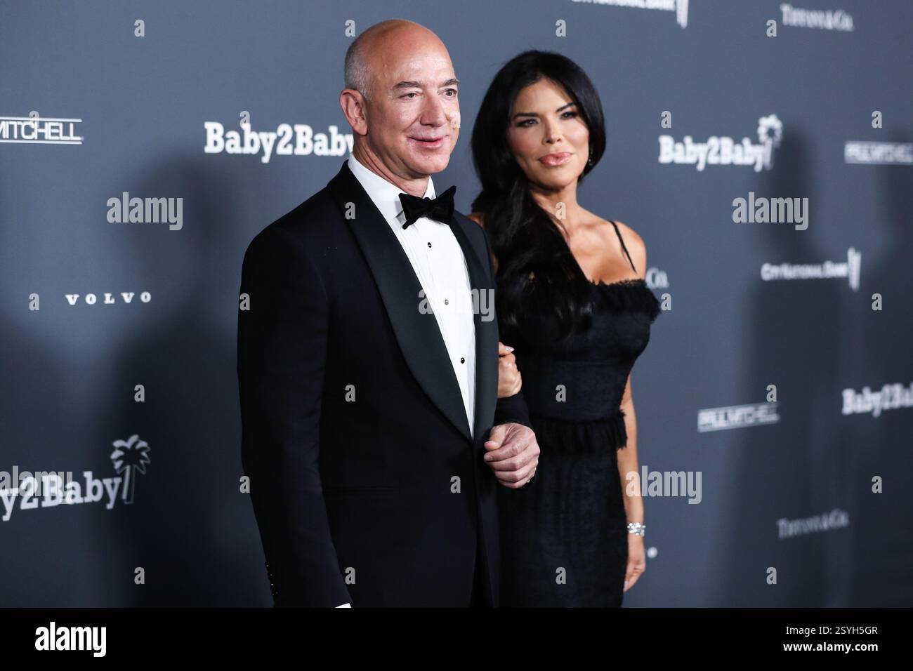 (FILE) Lauren Sanchez to head to space on fiancee Jeff Bezos’s Blue ...