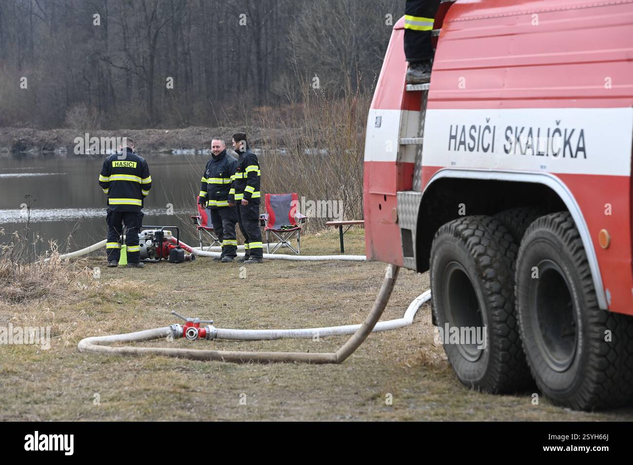 Second day firefighters intervene after fire of a freight train ...