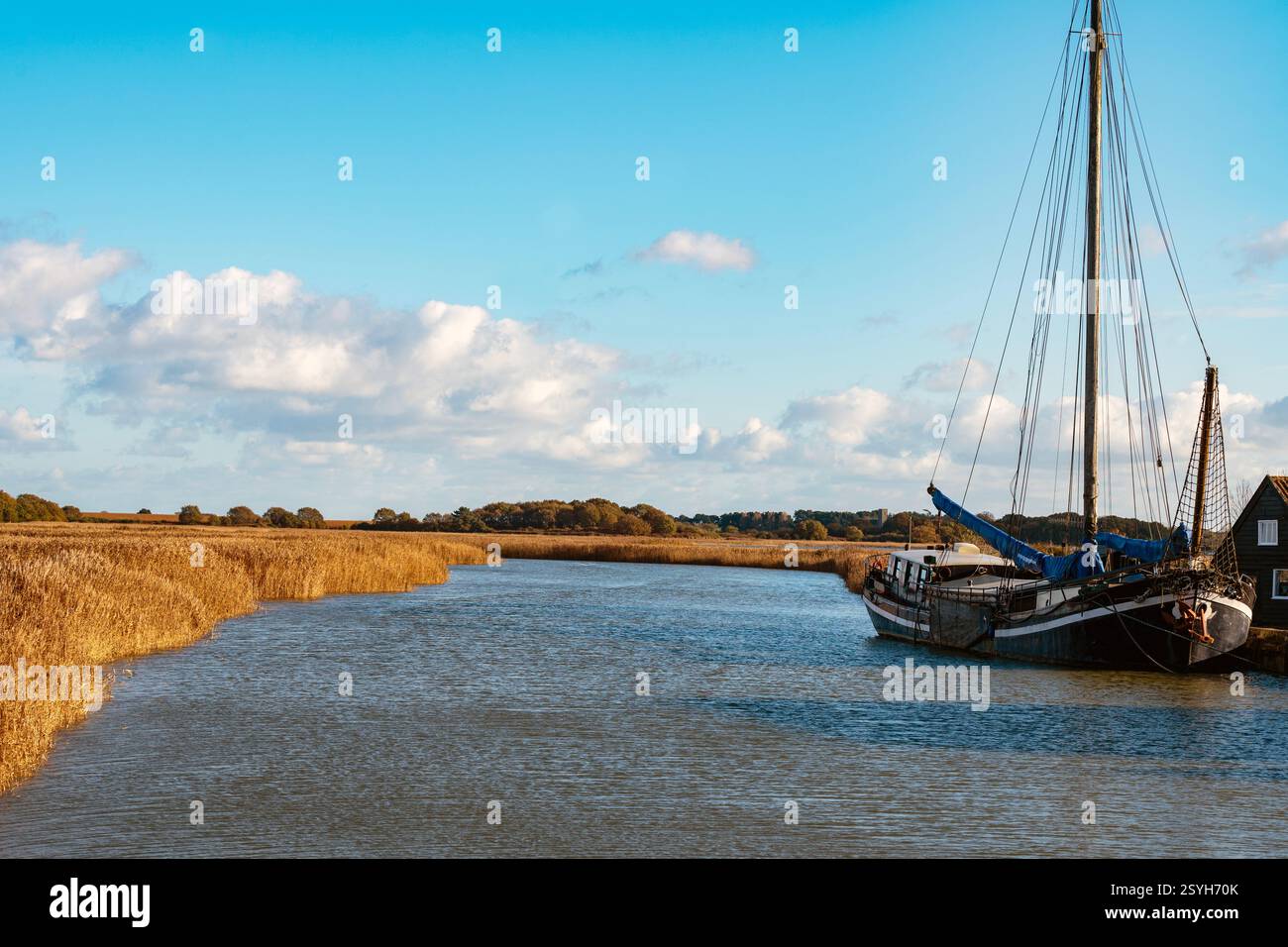 Barge river landscapes hi-res stock photography and images - Alamy