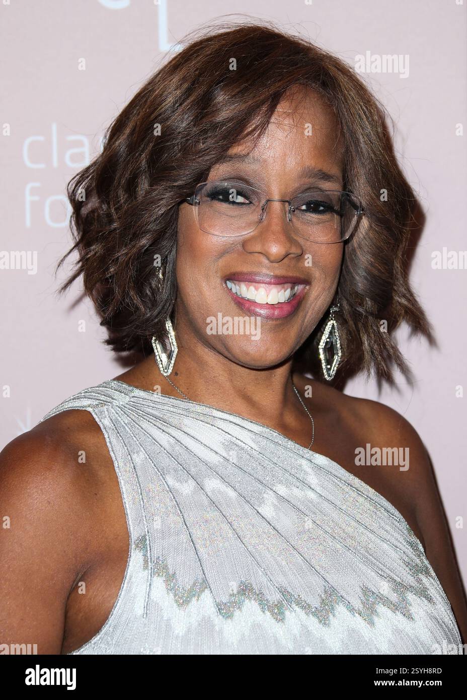(FILE) Gayle King to head to space on Blue Origin all-women flight on ...