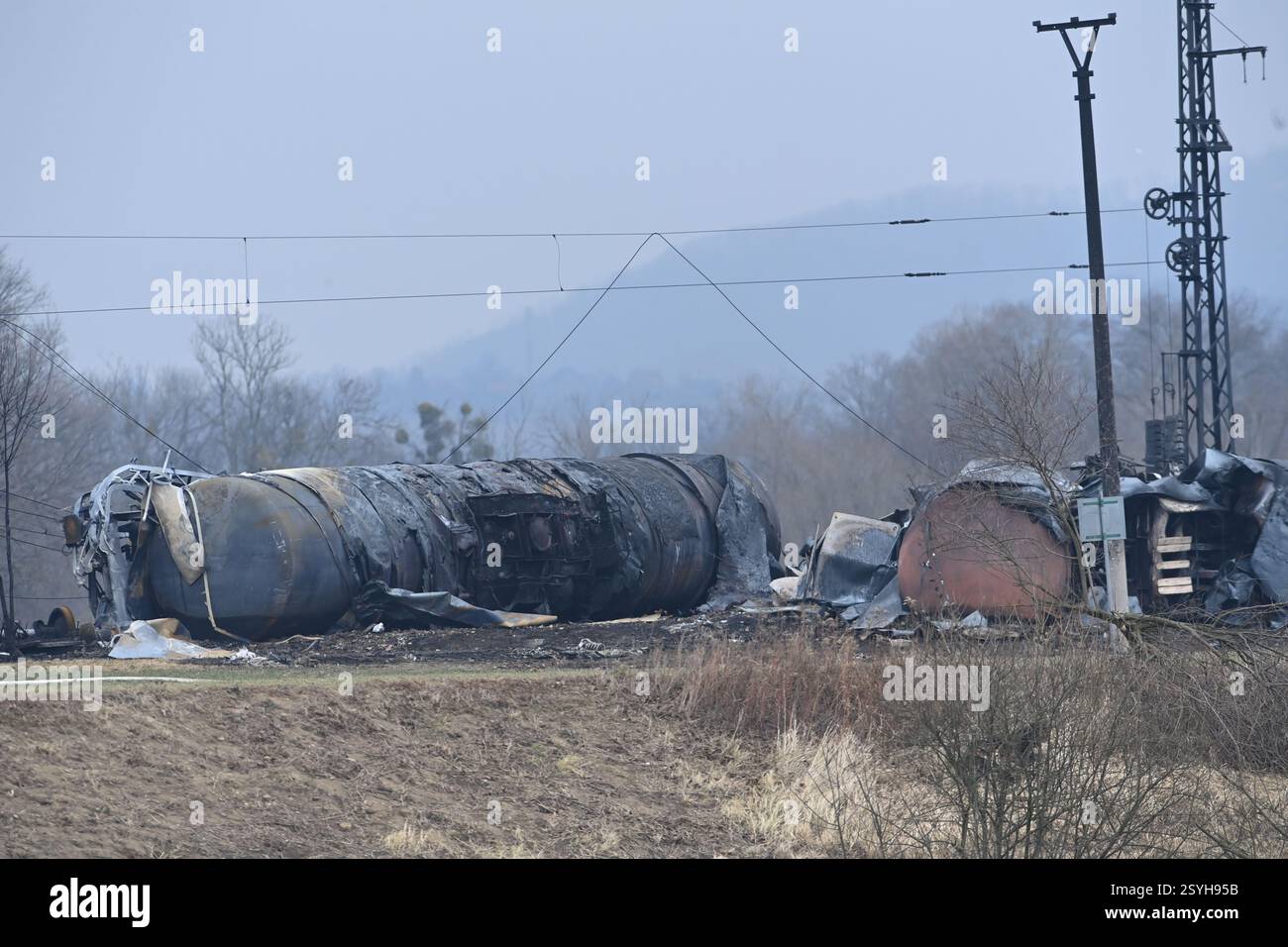 Second day firefighters intervene after fire of a freight train ...