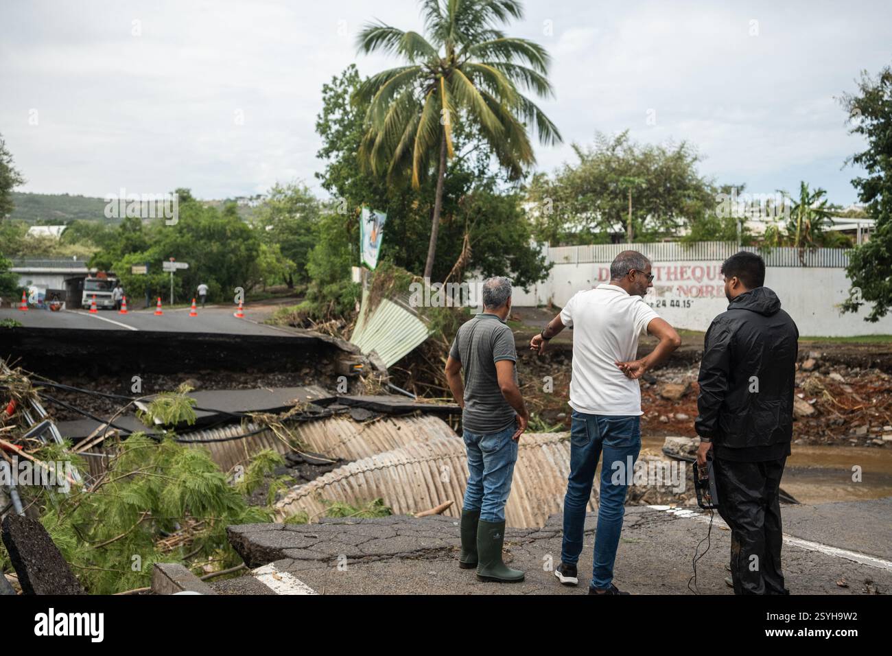 24 hours after the seventh cyclone of the year, named Garance, we can ...