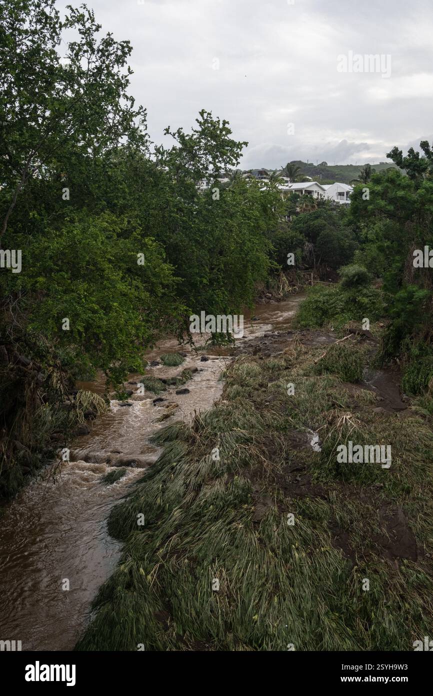 24 hours after the seventh cyclone of the year, named Garance, we can ...