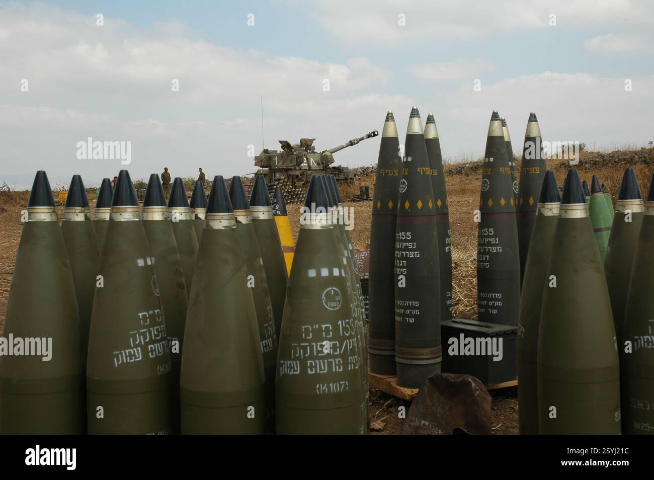 NORTHERN GALILEE - ISRAEL, July 15, 2006. M483A1 DPICM artillery ...