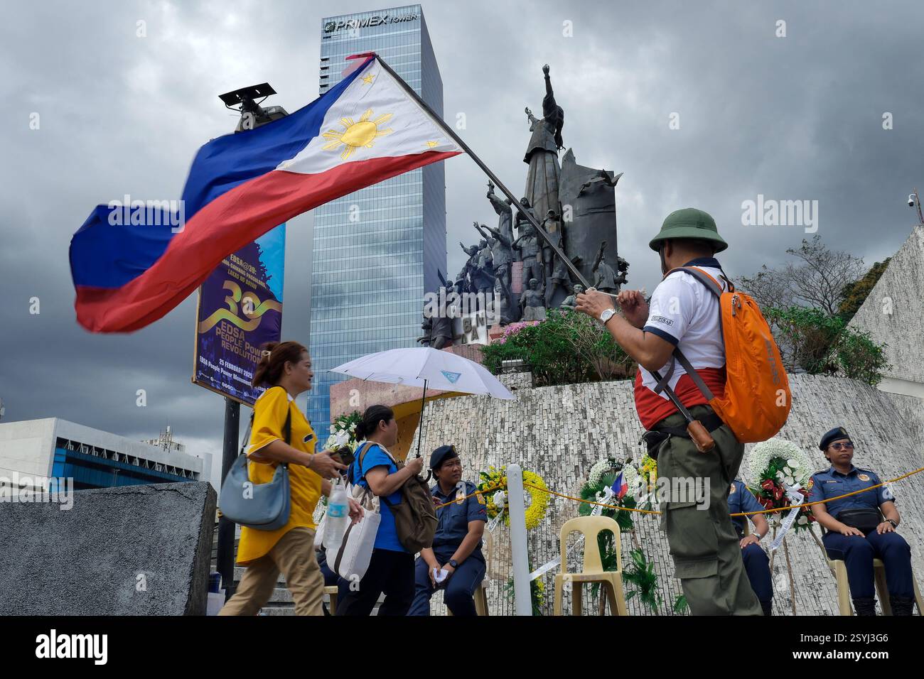 Edsa people power revolution hi-res stock photography and images - Alamy