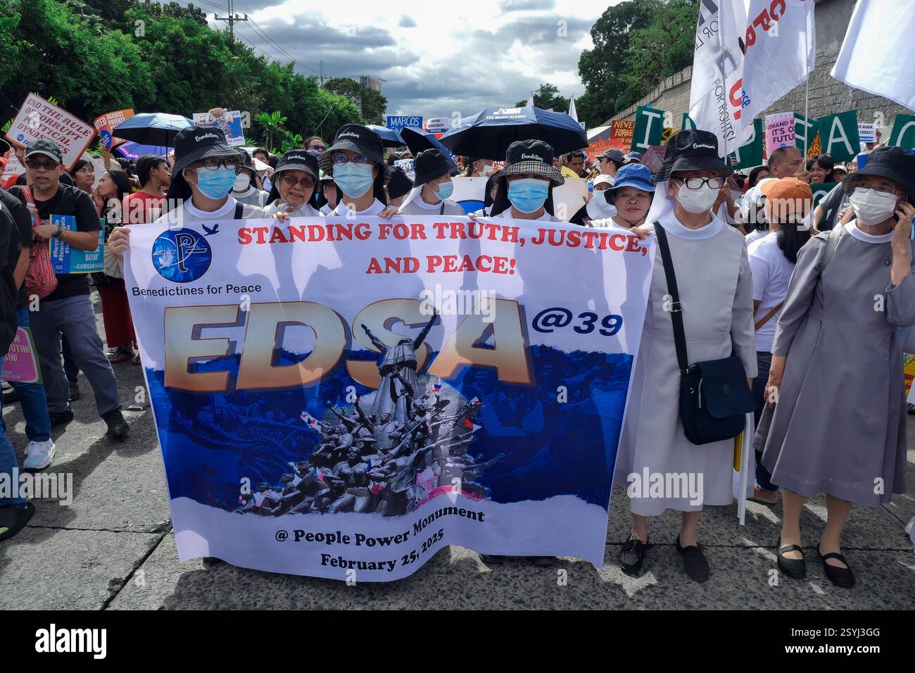 Edsa people power revolution hi-res stock photography and images - Alamy