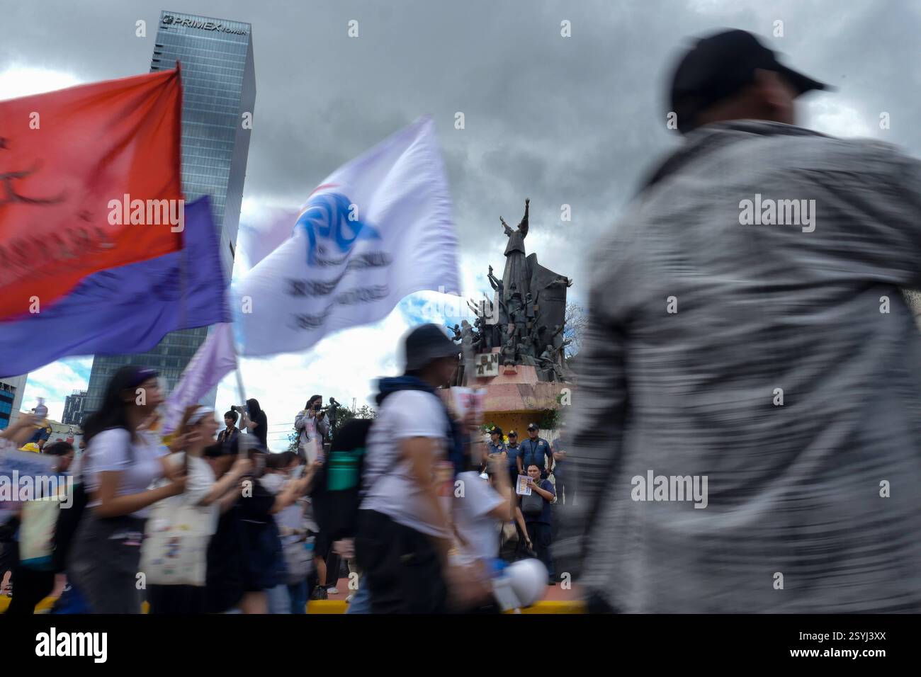 People power revolution philippines hi-res stock photography and images ...