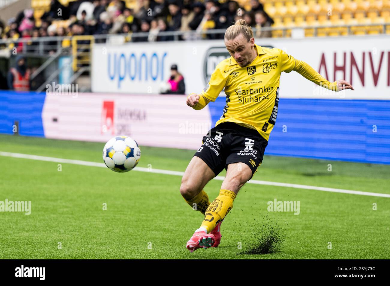 250301 Elfsborgs Niklas Hult under fotbollsmatchen i Svenska Cupen ...