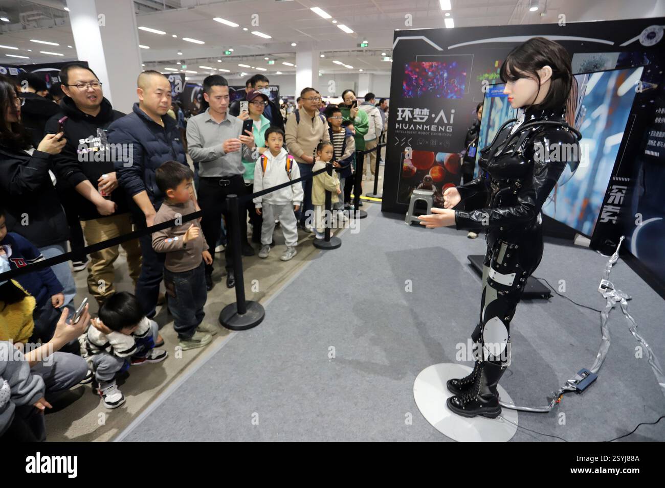 SUZHOU, CHINA - MARCH 1, 2025 - Visitors visit the 2025 Huanmeng AI ...