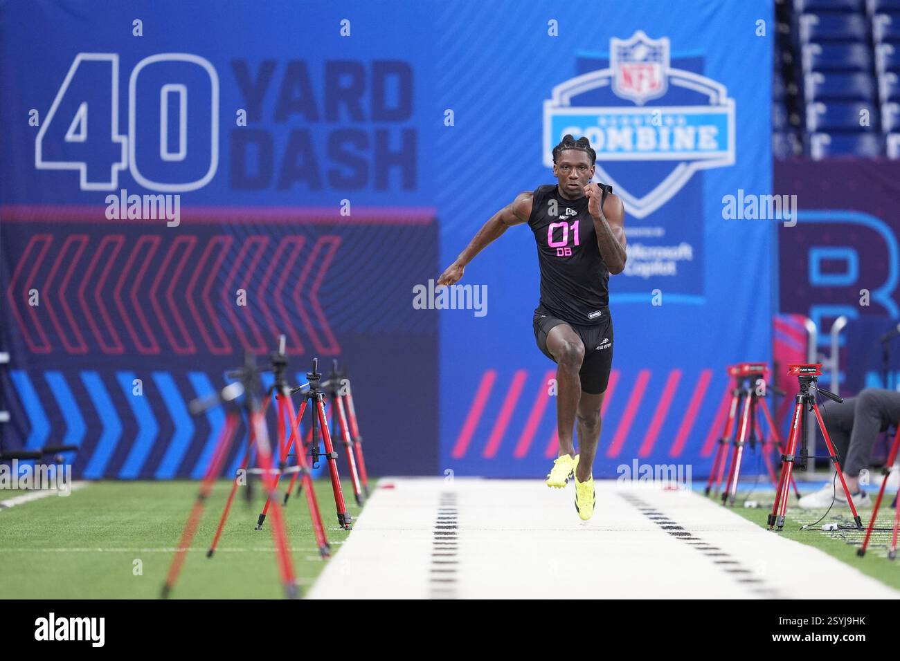 Central Florida defensive back BJ Adams runs the 40-yard dash at the ...