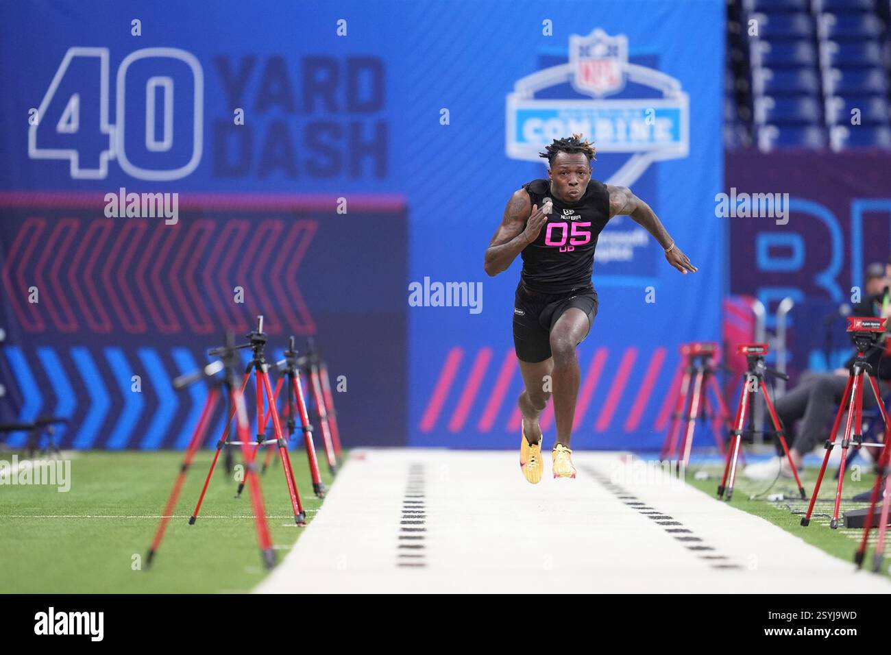 Kansas defensive back Cobee Bryant runs the 40-yard dash at the NFL ...