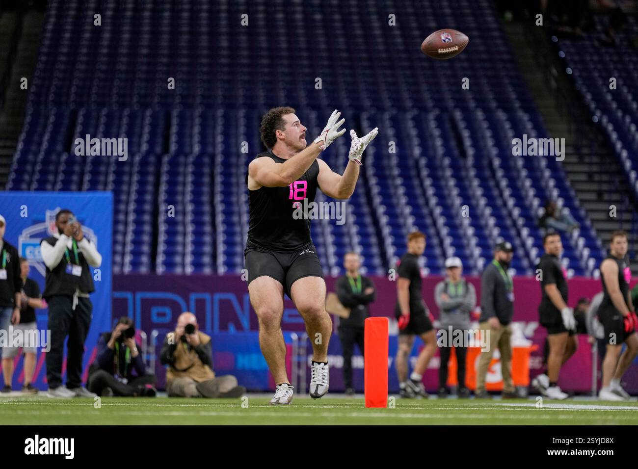 Alabama tight end Robbie Ouzts runs a drill at the NFL football ...