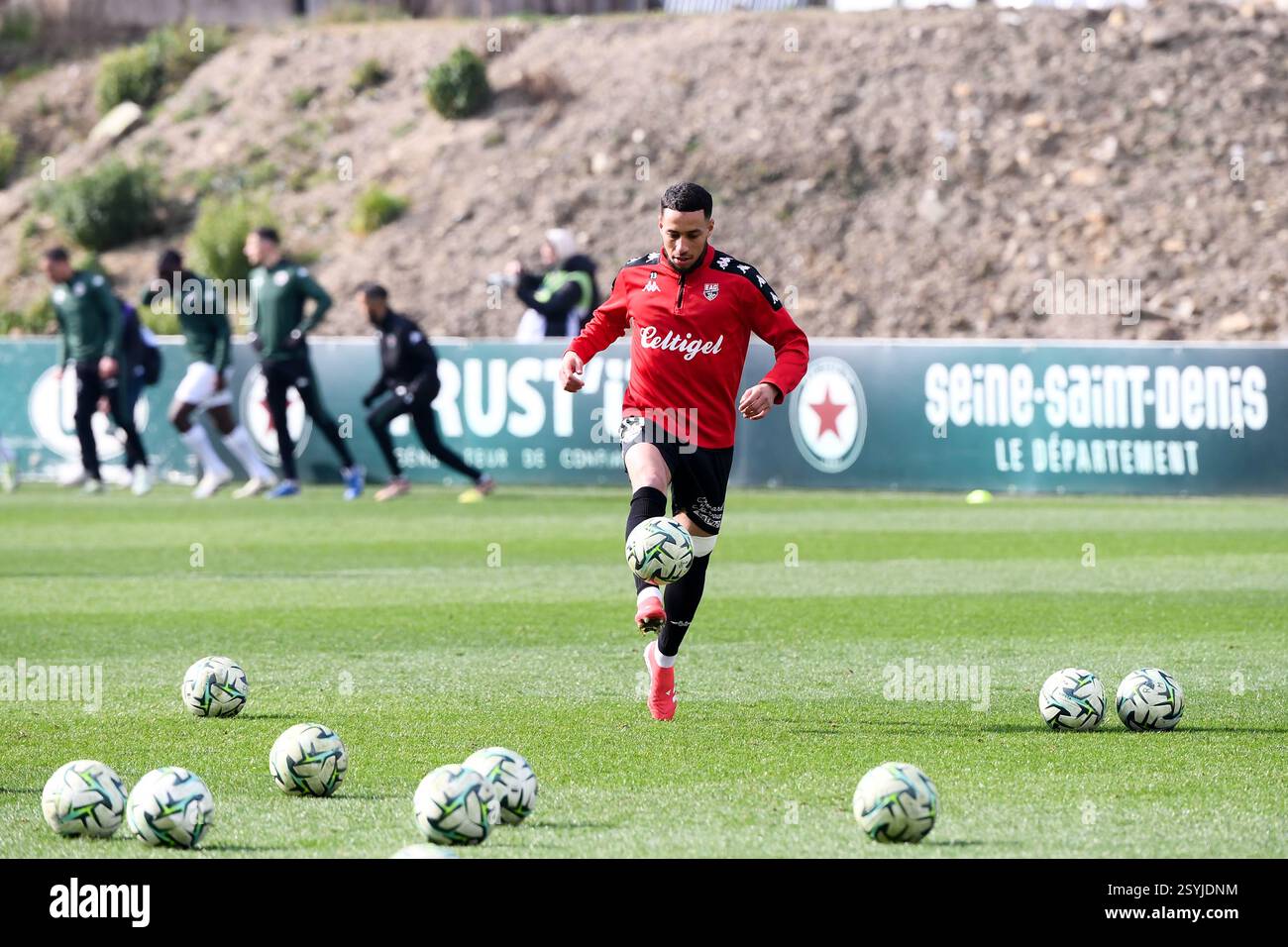13 Amine HEMIA (eag) during the Ligue 2 BKT match between Red Star and ...
