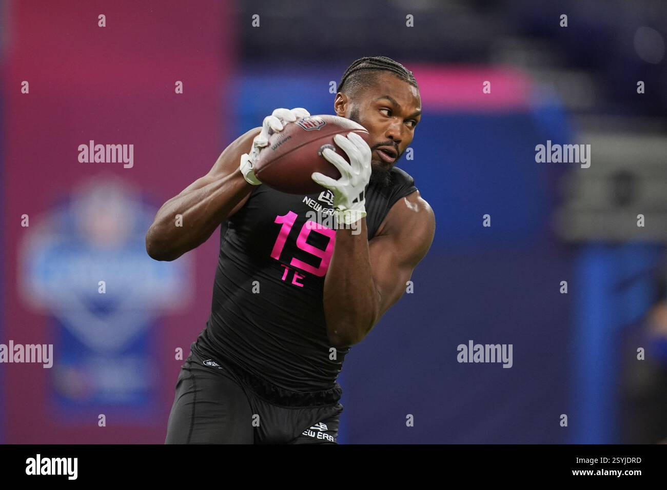 South Carolina tight end Joshua Simon runs a drill at the NFL football ...
