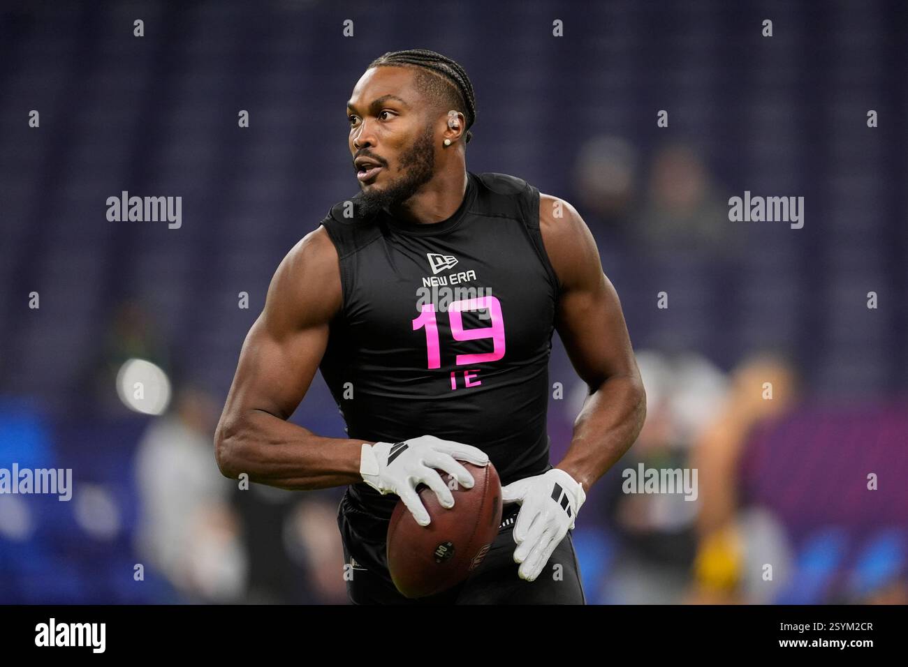 South Carolina tight end Joshua Simon runs a drill at the NFL football ...