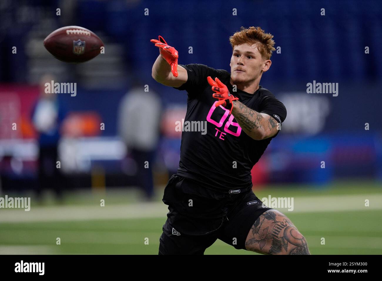Oregon tight end Terrance Ferguson runs a drill at the NFL football ...