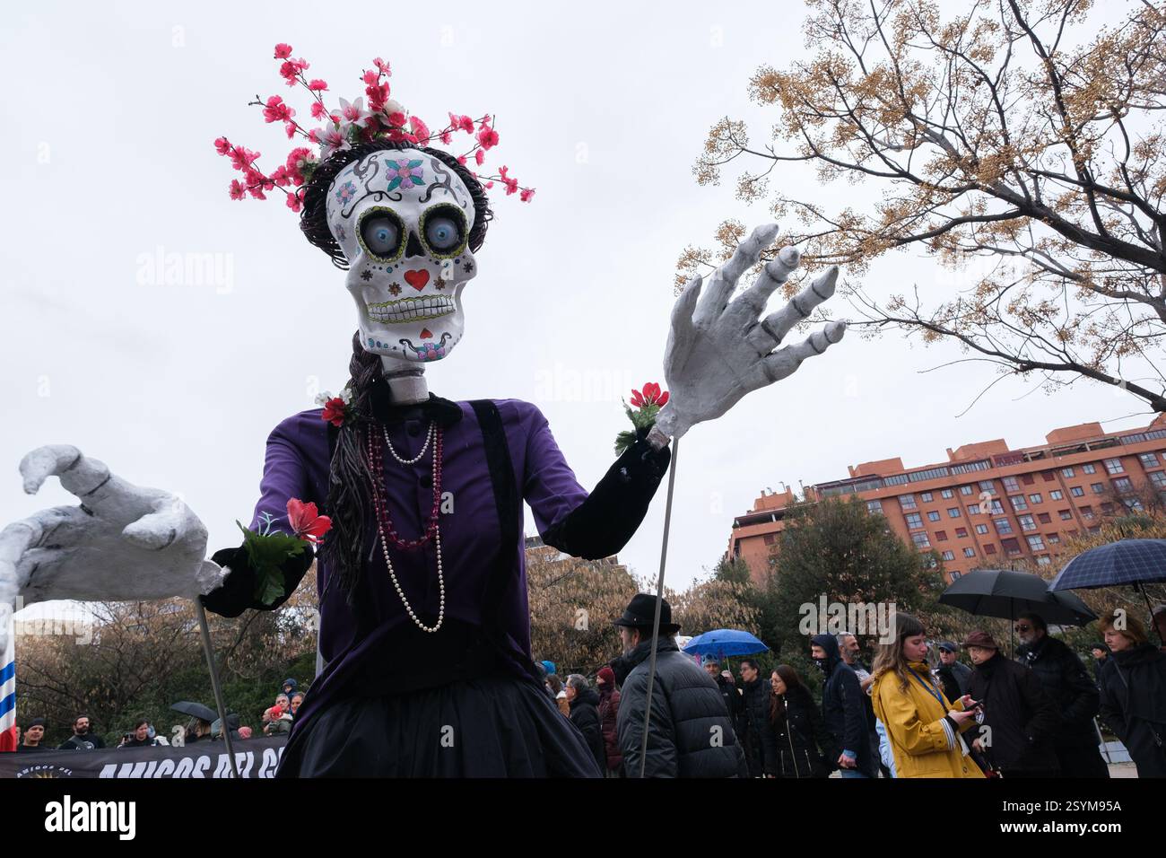 People dressed as Carnival during the grand parade of the Carnival of ...