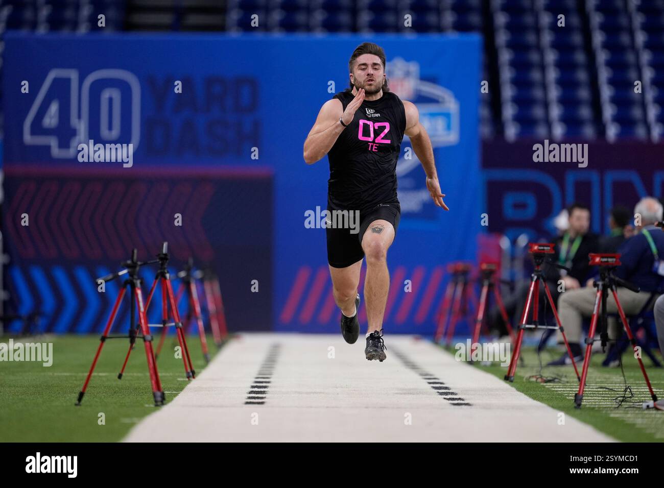 Pittsburgh tight end Gavin Bartholomew runs a drill at the NFL football ...