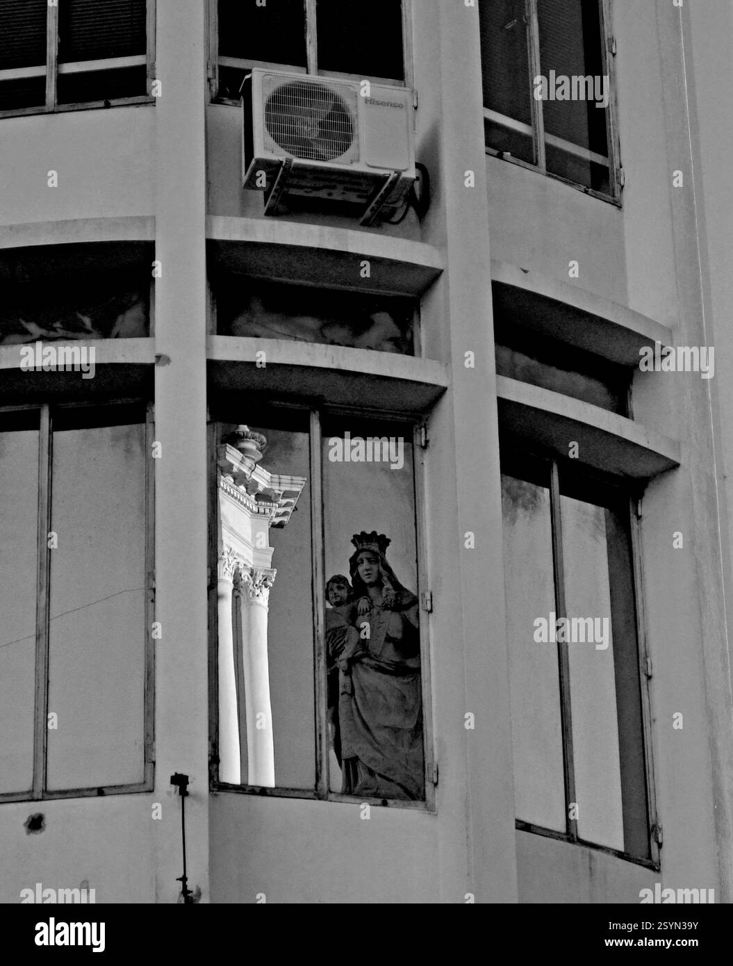 White contrast hi-res stock photography and images - Alamy