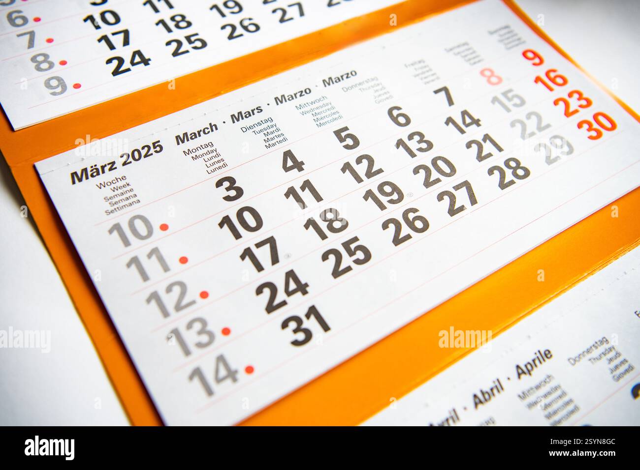 September calendar 2025 hi-res stock photography and images - Alamy